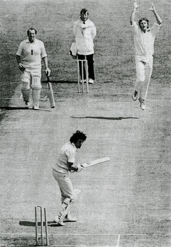 Bob Massie bowls John Snow on his way to 16 for 137 | ESPNcricinfo.com