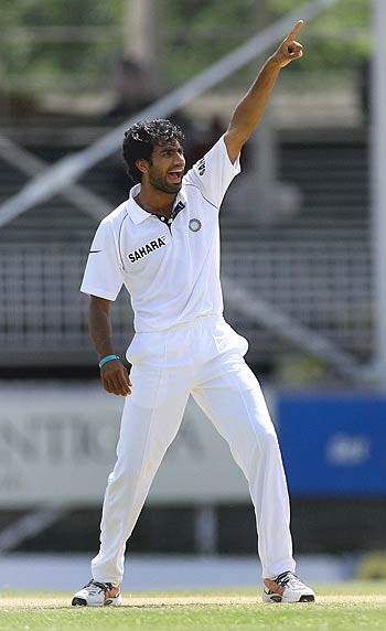 Munaf Patel appeals against Denesh Ramdin | ESPNcricinfo.com