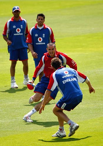 England warm up for the first one-dayer with a game of touch rugby ...