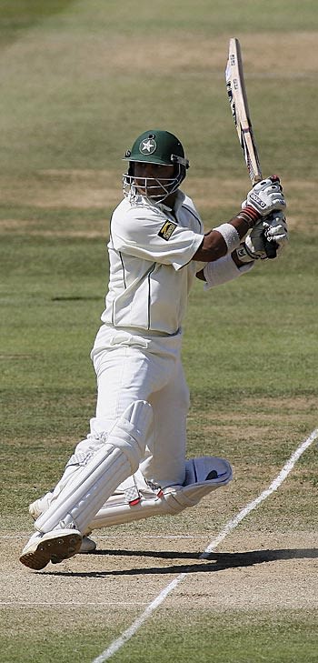 Faisal Iqbal cuts hard behind point | ESPNcricinfo.com