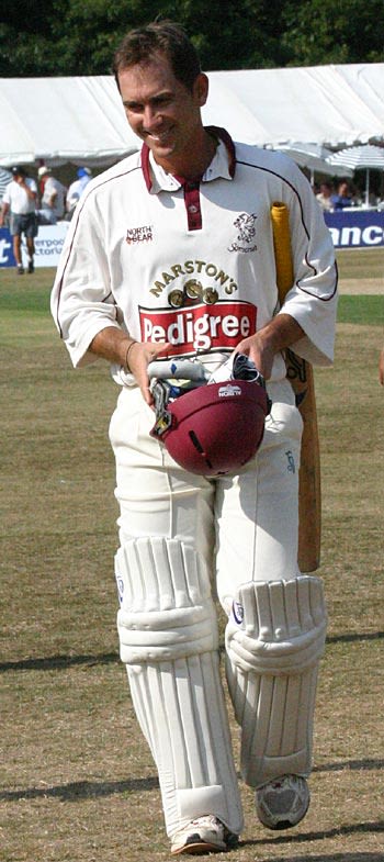 Justin Langer leaves the middle | ESPNcricinfo.com