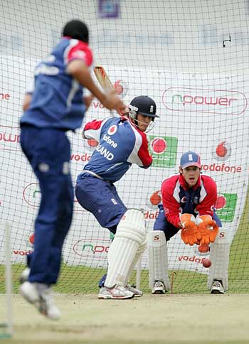 Alastair Cook bats in the nets with Chris Read for company | ESPNcricinfo.com