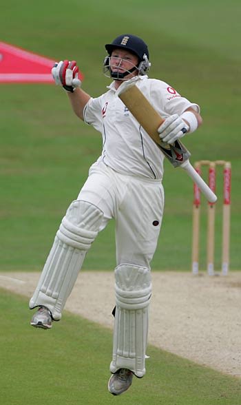 And another: Ian Bell leaps after reaching his century | ESPNcricinfo.com