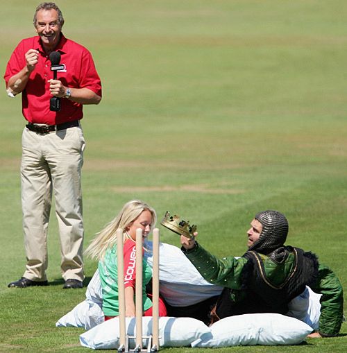 Rob Steen: Wanted - a few good commentators | ESPNcricinfo