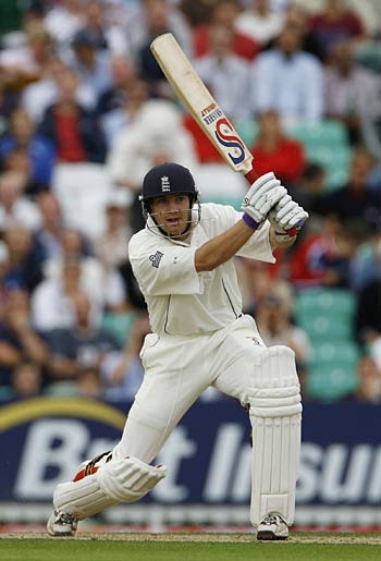 Chris Read drives through the covers | ESPNcricinfo.com