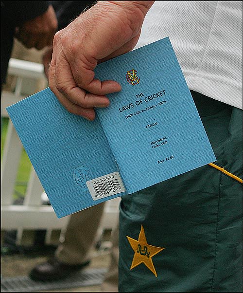 Bob Woolmer takes the rule book to the match referee's office ...