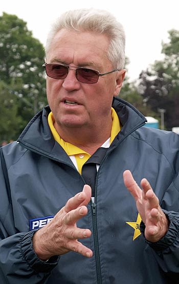 Bob Woolmer talks to reports at Uxbridge | ESPNcricinfo.com