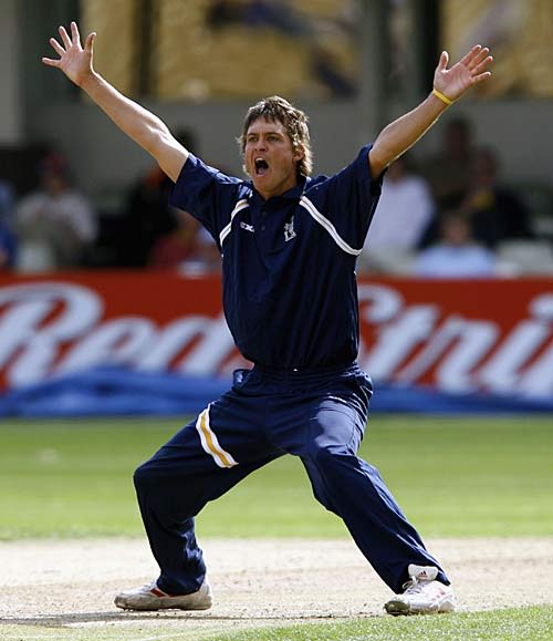 Paul Harris roars an appeal | ESPNcricinfo.com