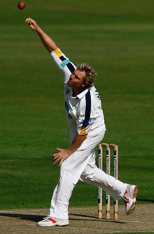 Shane Warne turns his arm over before lunch | ESPNcricinfo.com