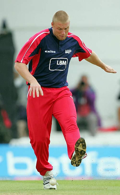 Andrew Flintoff boots one | ESPNcricinfo.com