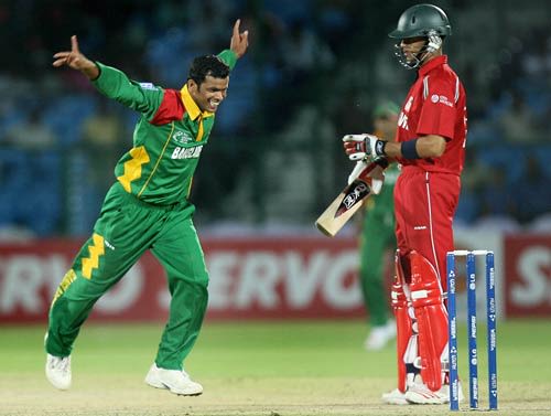 Abdur Razzak celebrates as Bangladesh wrap up the win | ESPNcricinfo.com