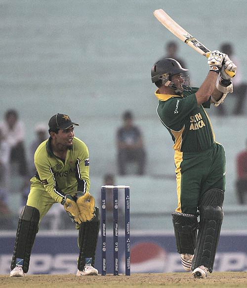 Mark Boucher's fifty helped South Africa reach a defendable total ...