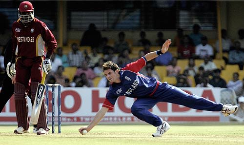 James Anderson dives to field off his own bowling | ESPNcricinfo.com