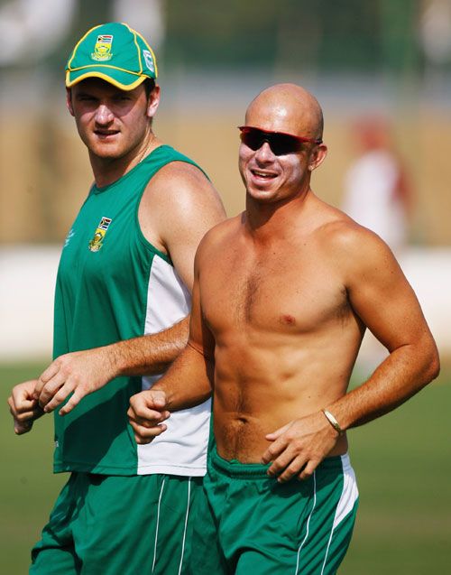Graeme Smith and Herschelle Gibbs limber up | ESPNcricinfo.com