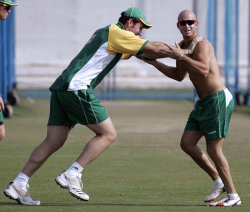 Herschelle Gibbs and Graeme Smith lark about | ESPNcricinfo.com