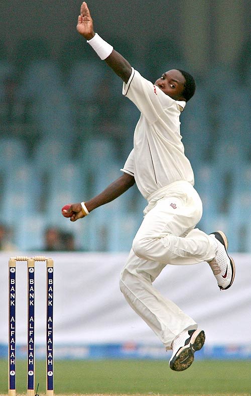 Fidel Edwards turned in a fiery spell in the morning | ESPNcricinfo.com