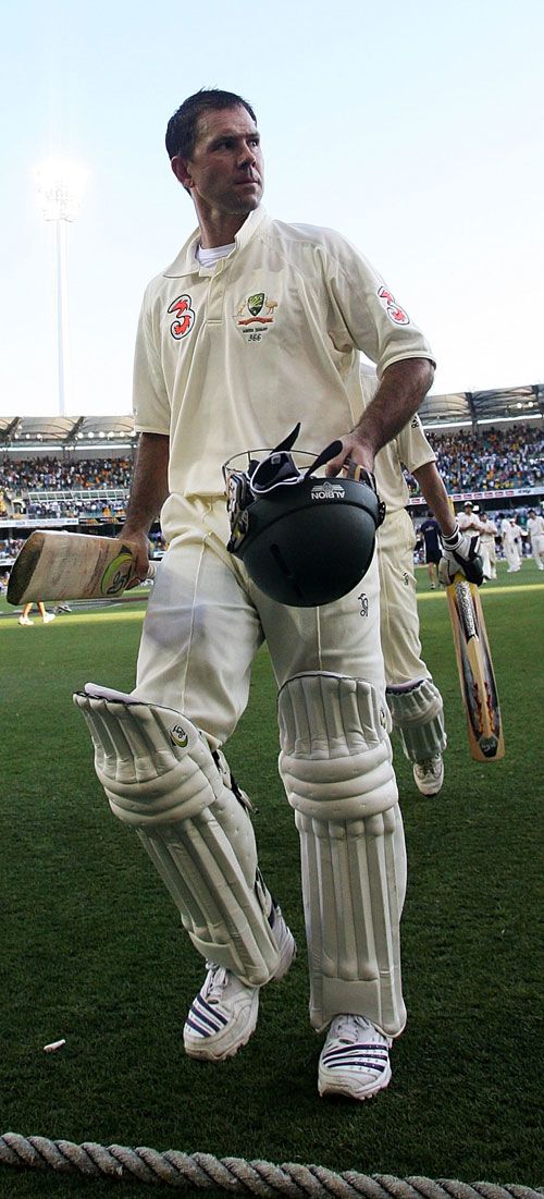 Ricky Ponting leaves the ground unbeaten on 137 | ESPNcricinfo.com