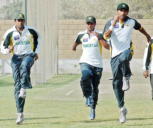 Pakistani players prepare for the third Test at Karachi | ESPNcricinfo.com