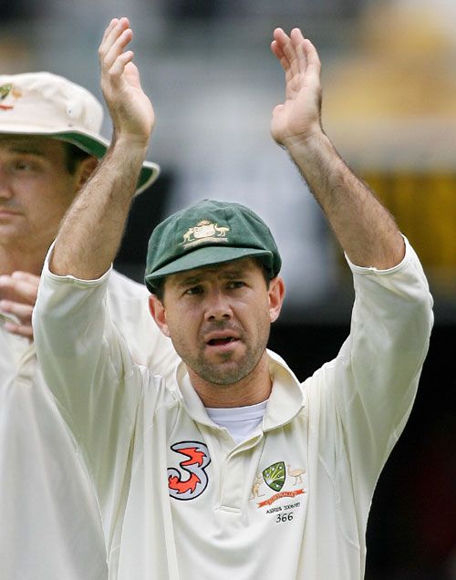 Ricky Ponting applauds the crowd following Australia's victory ...