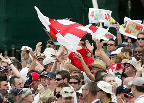 England fans cheer at Adelaide | ESPNcricinfo.com