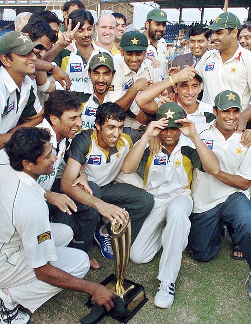 Pakistan pose with the series trophy | ESPNcricinfo.com