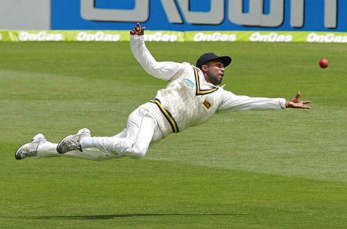 Chamara Silva dives at full stretch | ESPNcricinfo.com