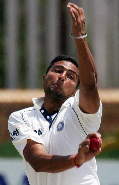 VRV Singh steams in | ESPNcricinfo.com