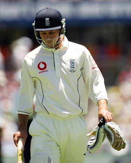 Another failure for Geraint Jones as he falls for a duck | ESPNcricinfo.com