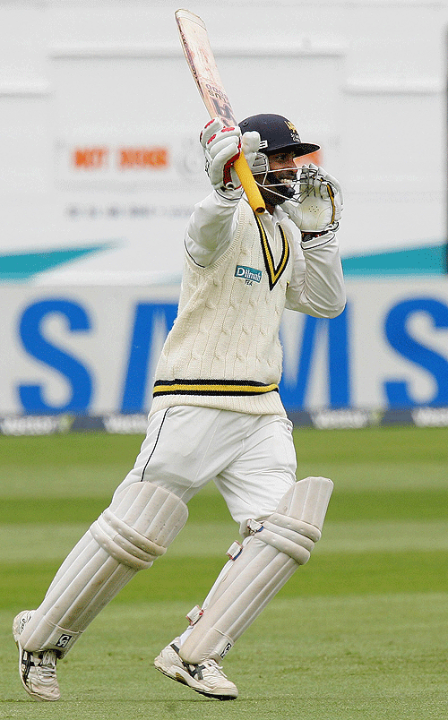 Chamara Silva celebrates his maiden Test century | ESPNcricinfo.com