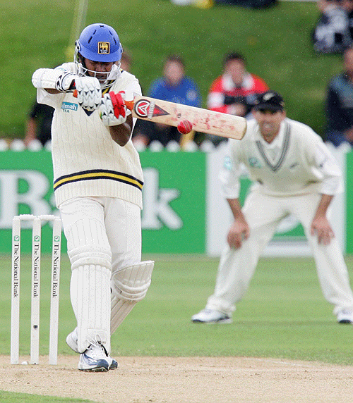 Chaminda Vaas favoured the pull shot all through his innings of 47 ...