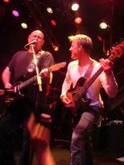 Brett Lee celebrates Australia's Ashes win in the only way he knows how ...