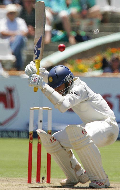 Dinesh Karthik ducks under a short one | ESPNcricinfo.com