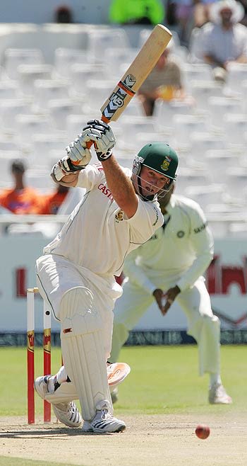 Graeme Smith gets forward and slams it straight | ESPNcricinfo.com