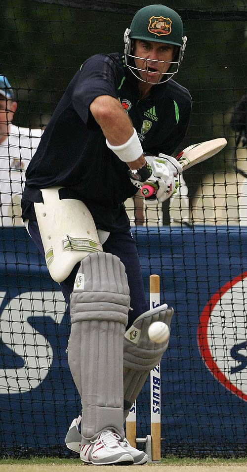 Matthew Hayden bats in the nets ahead of Australia s Twenty20 match ...