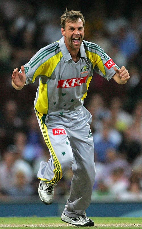Shane Harwood celebrates his first Twenty20 wicket | ESPNcricinfo.com