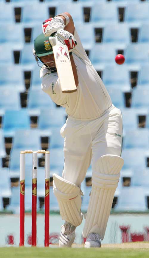 Jacques Kallis drives straight down the ground | ESPNcricinfo.com