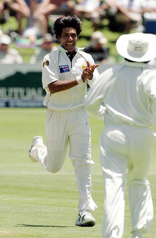 Mohammad Sami chipped in by removing Ashwell Prince | ESPNcricinfo.com