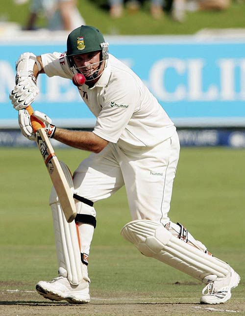 Graeme Smith anchored South Africa's reply with 64 | ESPNcricinfo.com