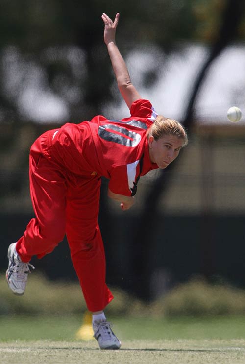 Emma Sampson sends down a delivery | ESPNcricinfo.com