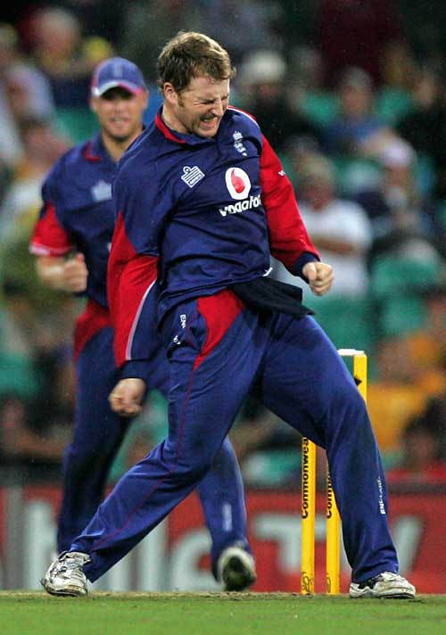 Jamie Dalrymple celebrates Brad Hodge's wicket | ESPNcricinfo.com