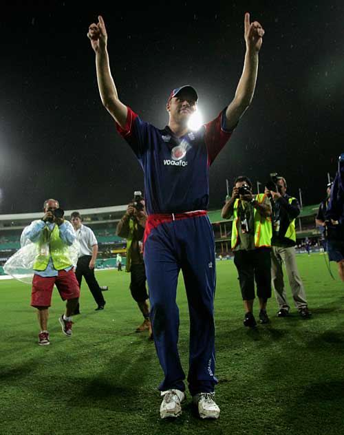 Andrew Flintoff salutes the crowd after England's win | ESPNcricinfo.com