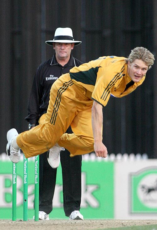 Shane Watson throws all his effort into a delivery | ESPNcricinfo.com