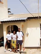 Fidel Edwards and Pedro Collins with their mother | ESPNcricinfo.com