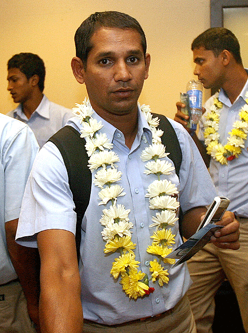 Habibul Bashar, the Bangladesh captain, arrives at the Hilton along ...