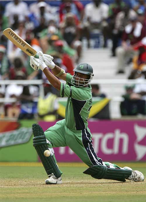 Andre Botha drives on his way to 28 | ESPNcricinfo.com