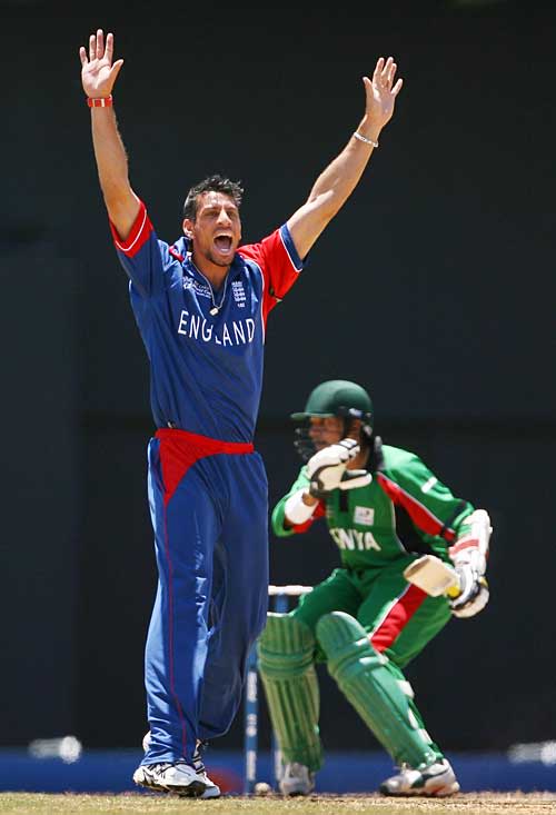 Sajid Mahmood roars an early appeal | ESPNcricinfo.com