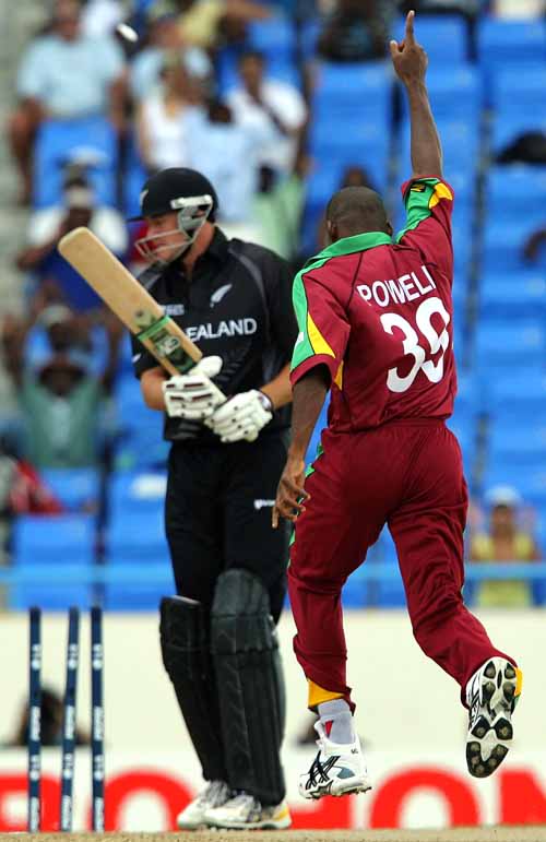 Daren Powell castles Peter Fulton for a second-ball duck | ESPNcricinfo.com