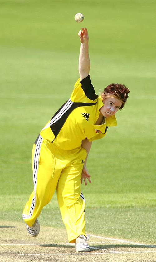 Renee Chappell sends down a delivery | ESPNcricinfo.com