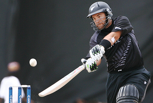 Craig McMillan slashes one to the offside | ESPNcricinfo.com