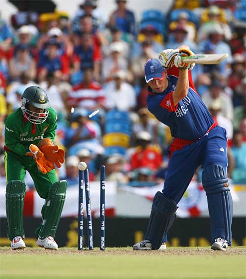 England's struggle continued as Mohammad Rafique bowled Andrew Flintoff ...